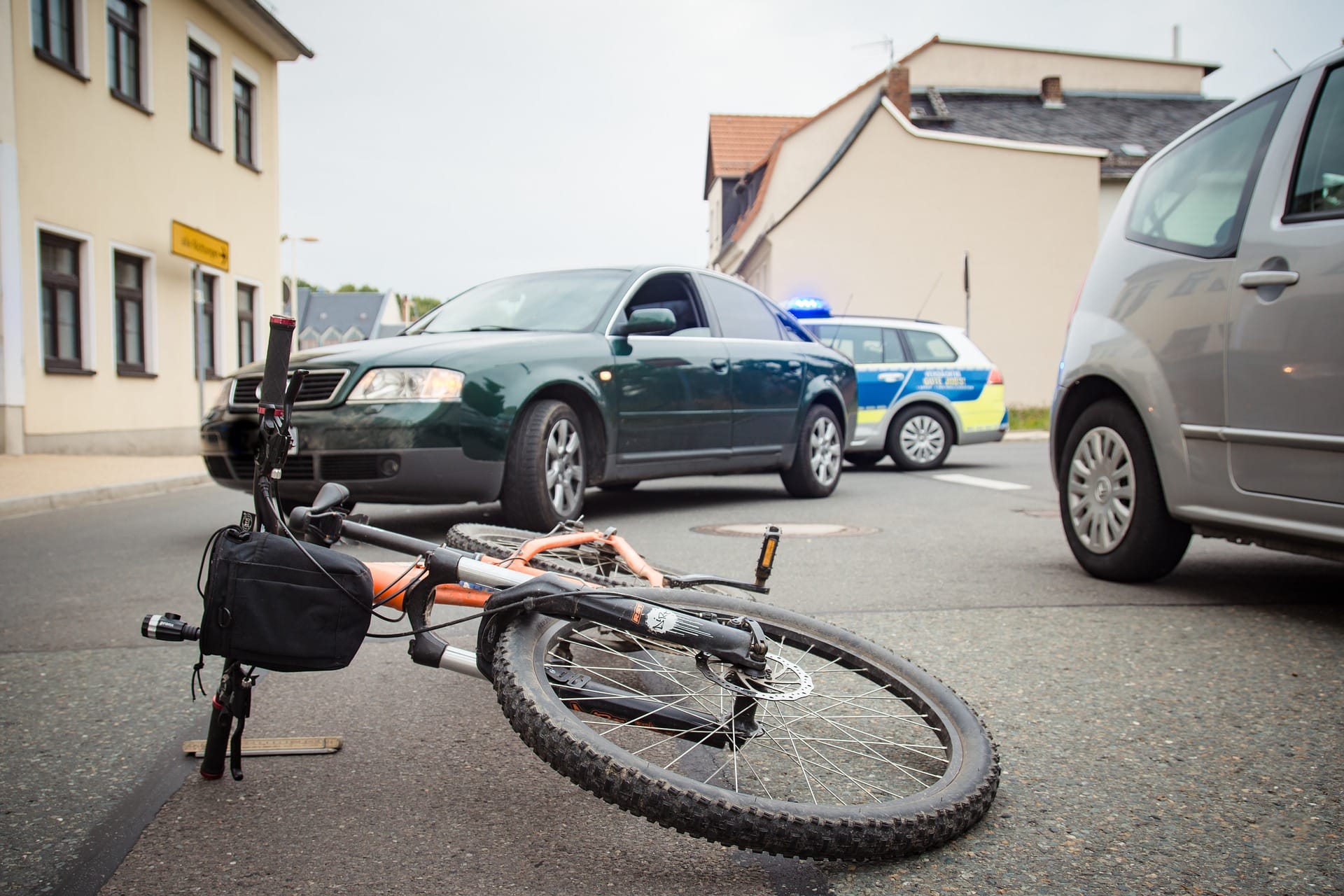 Jak się zachować po wypadku? - WYPADEK ROWEROWY